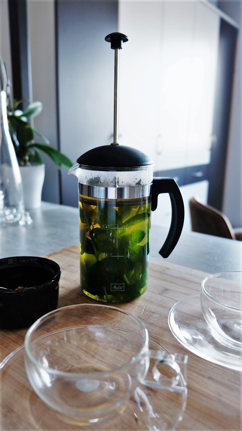 Tunisian Mint Tea with Pine Nuts - Bake Eat